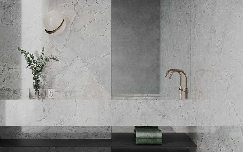 Extra-large stoneware slabs for bathroom walls | Optimum Surfaces